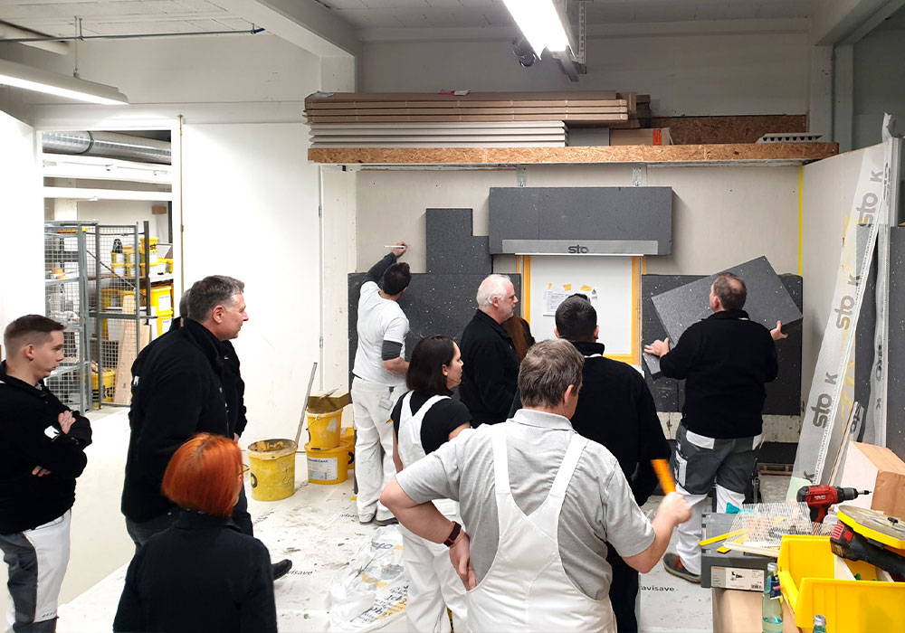 13 Mitarbeiter der MACON BAU GmbH Magdeburg fuhren zum Sto-Lehrgang ...